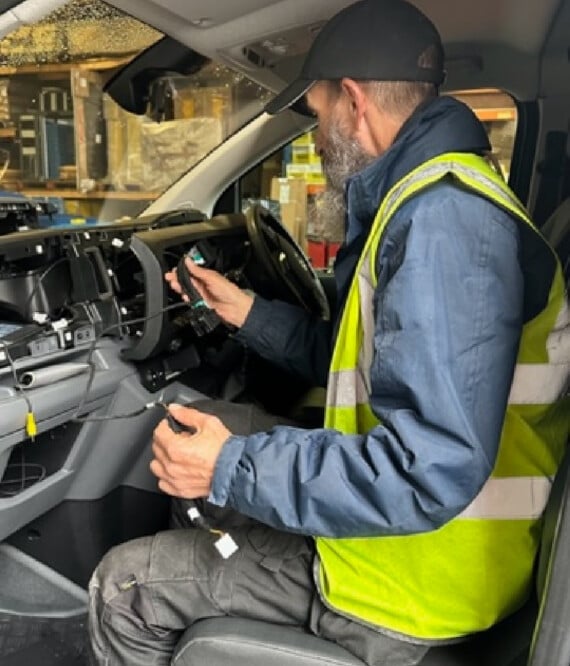 De/Re-Install Of a Tracking Device - Vehicle Accessories Ltd