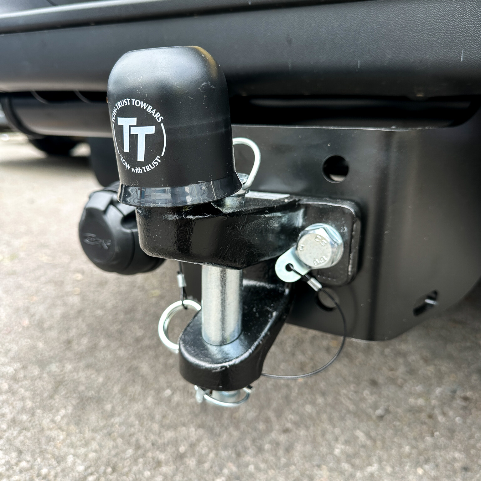 Fixed Flange Towbar (TowTrust) - Vehicle Accessories Ltd